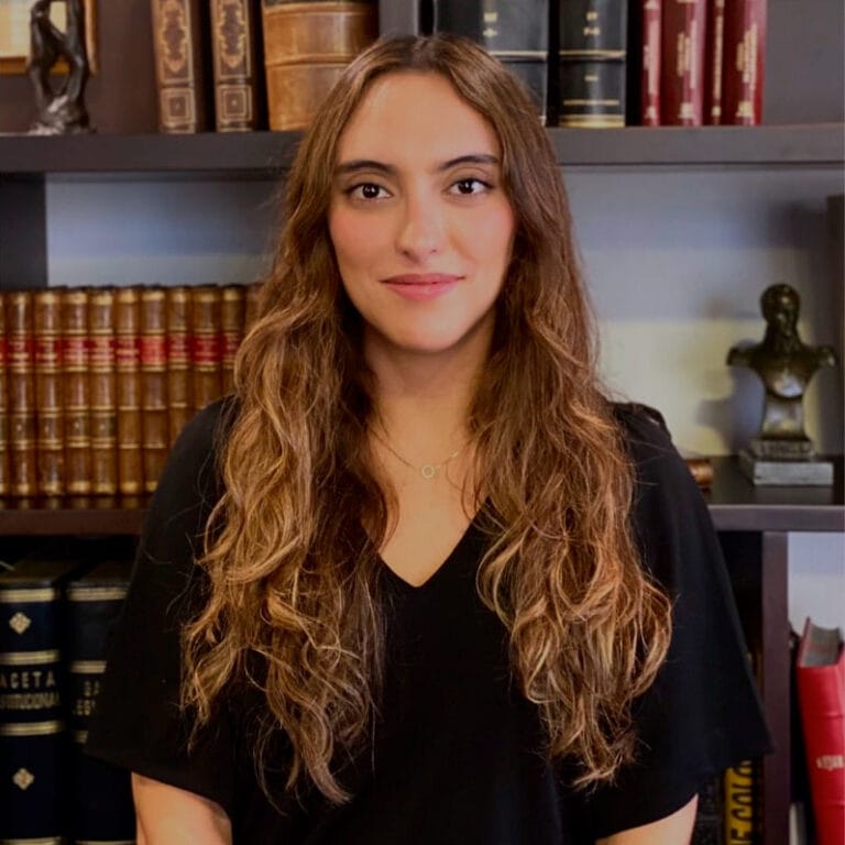 Adriana Medellín Cano - Medellín & Durán